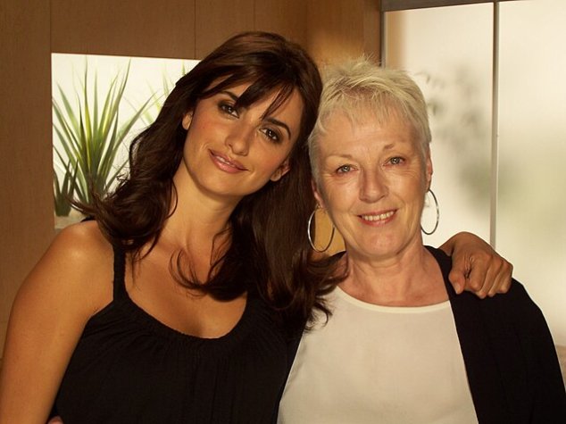 Penelope Cruz Biography, Life, Career & Facts